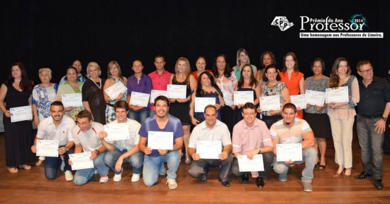 Professores de escolas públicas de Limeira recebem prêmios e show de música em “Prêmio Professor ...
