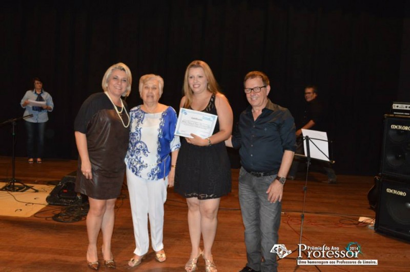 Professores de escolas públicas de Limeira recebem prêmios e show de música em “Prêmio Professor ...